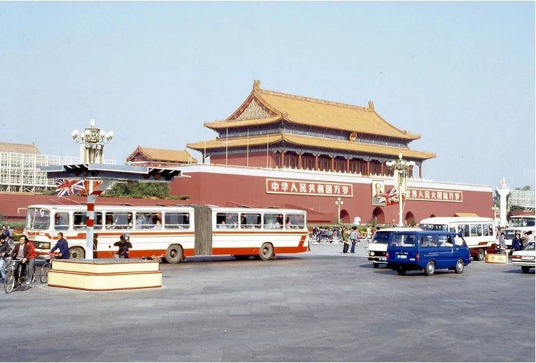 七辆客车，与北京公共交通的70年-虎嗅网