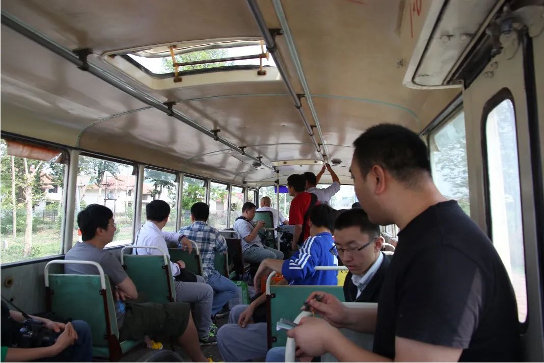 七辆客车，与北京公共交通的70年-虎嗅网