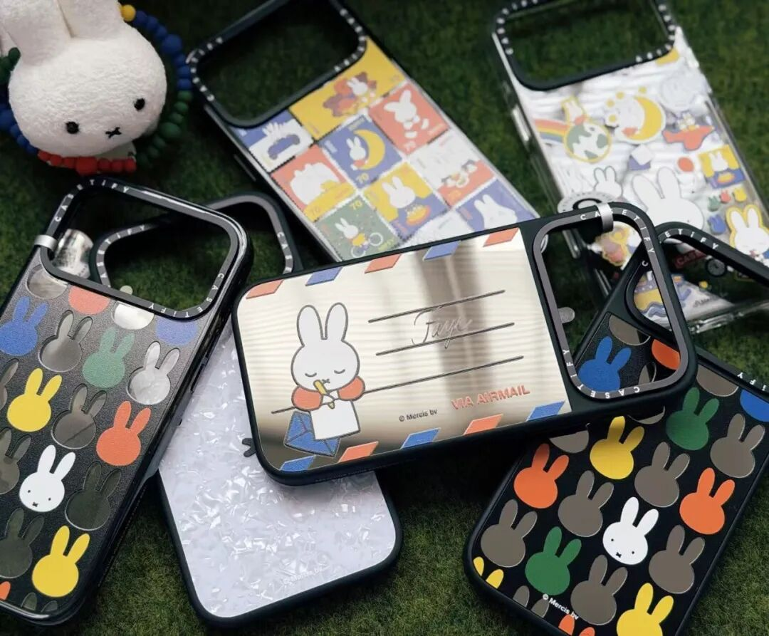 499天价手机壳，杨紫Lisa同款，一年狂卖36亿-虎嗅网